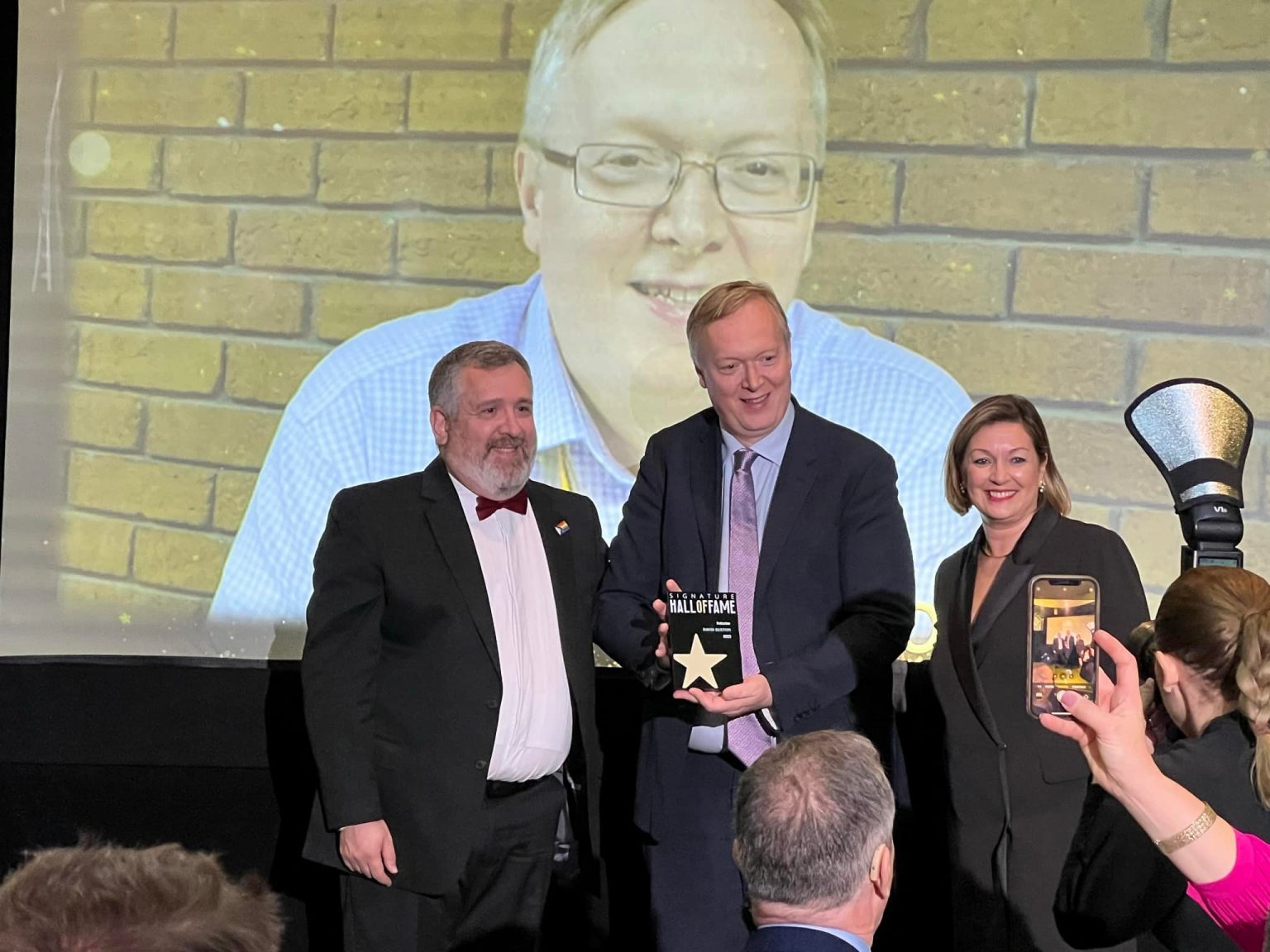 David Buxton wins at Signature Hall of Fame Awards – British Deaf ...